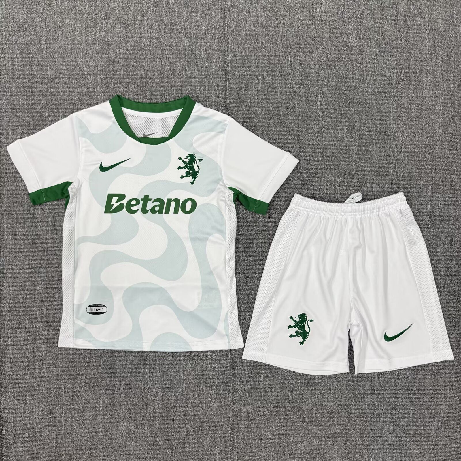 Sporting Lisbon 2025-2026 Kids Away | Legends Gallery